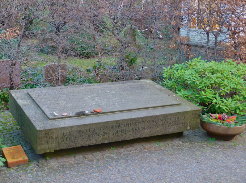 KLAUS BONHOEFFER | Stiftung Historische Kirchhöfe und Friedhöfe